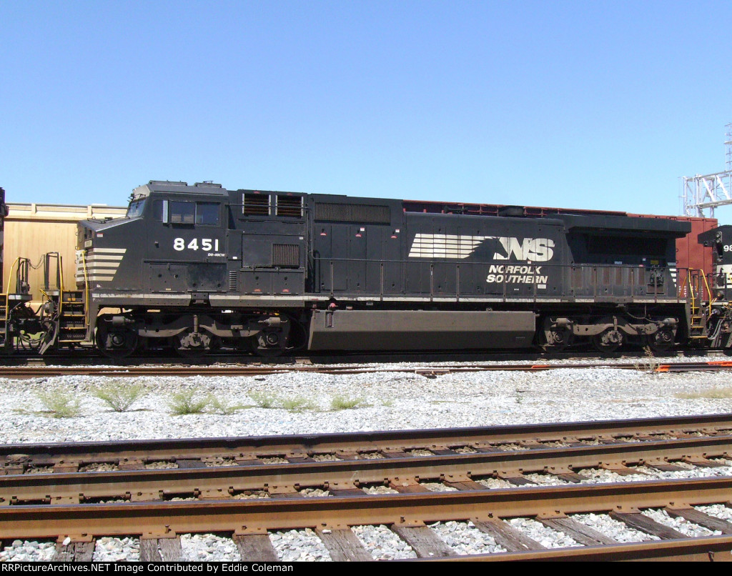 NS 8451 (C40-8W / ex-CR) - Blt. 11/94